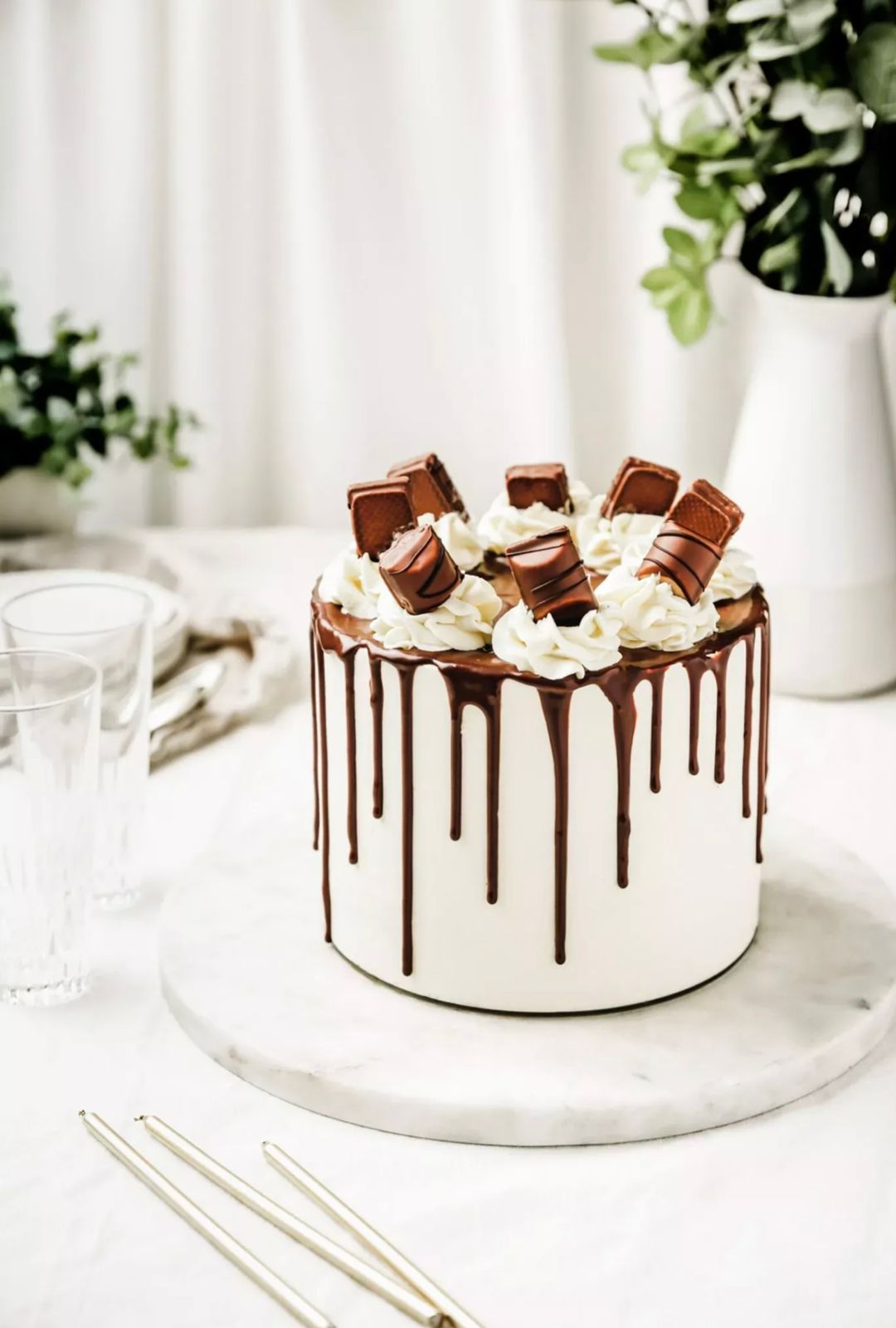 Praline Drip Cake – Fresh Patisserie Online Shop – Delivery