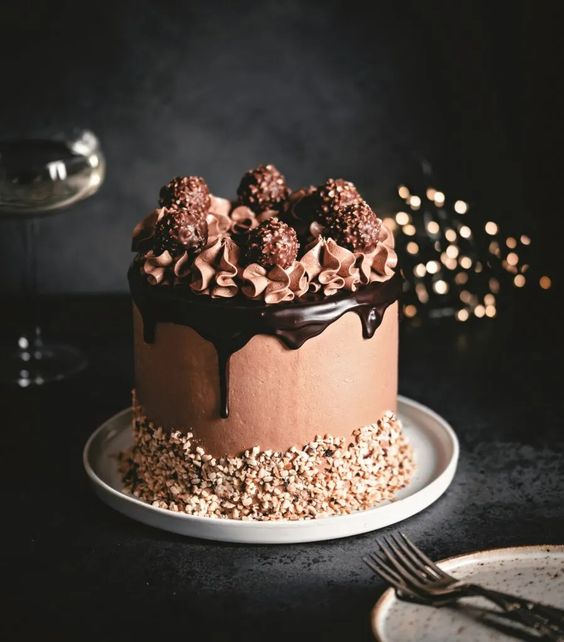 Praline Hazelnut Cake – Fresh Patisserie Online Shop – Delivery